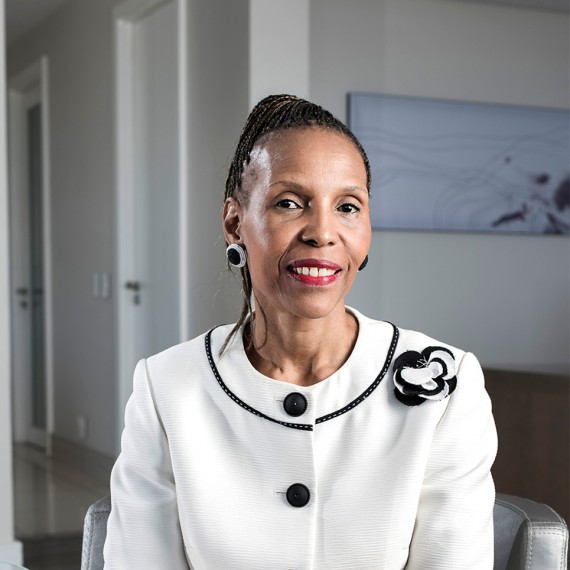 Peta Mashinini - Thebe