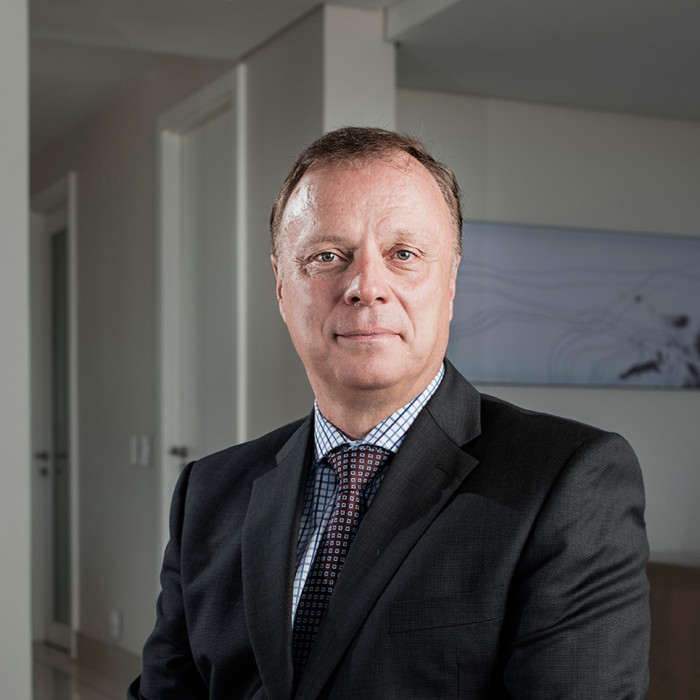 James Alderslade - Thebe